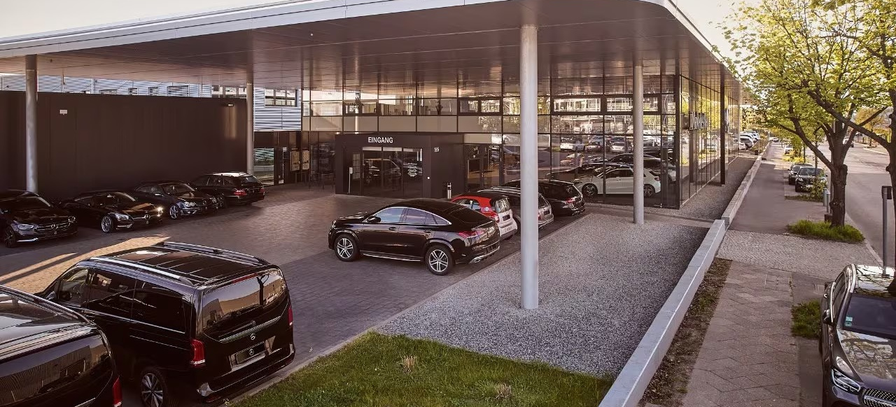 Mercedes Autohaus: Wiedereröffnung des Centers Berlin Marienfelde ...