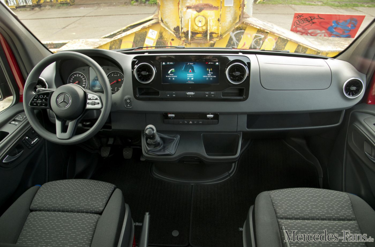 Erste Fahreindrücke: Der neue Mercedes-Sprinter kann auch anders ...
